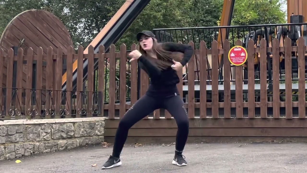Emma Grogan Showreel 2022 - YouTube