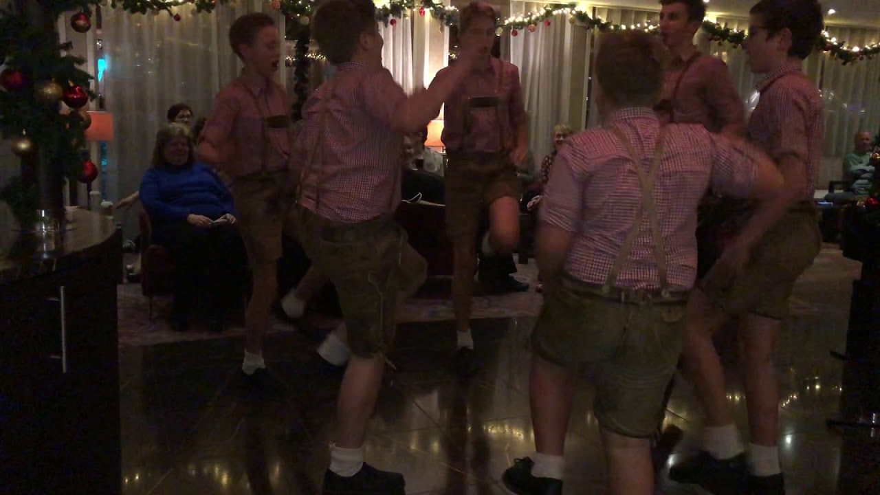 Boys German Dance - YouTube