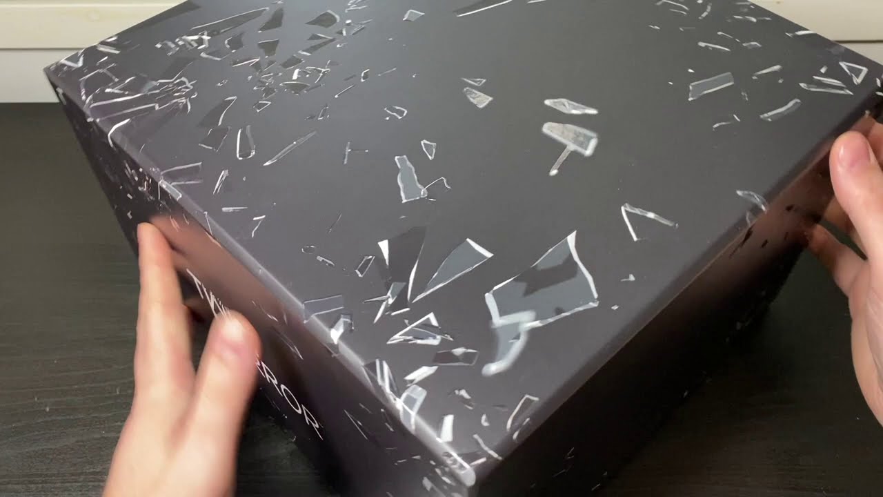 Unboxing Twin Mirror - Press Kit Edition - YouTube