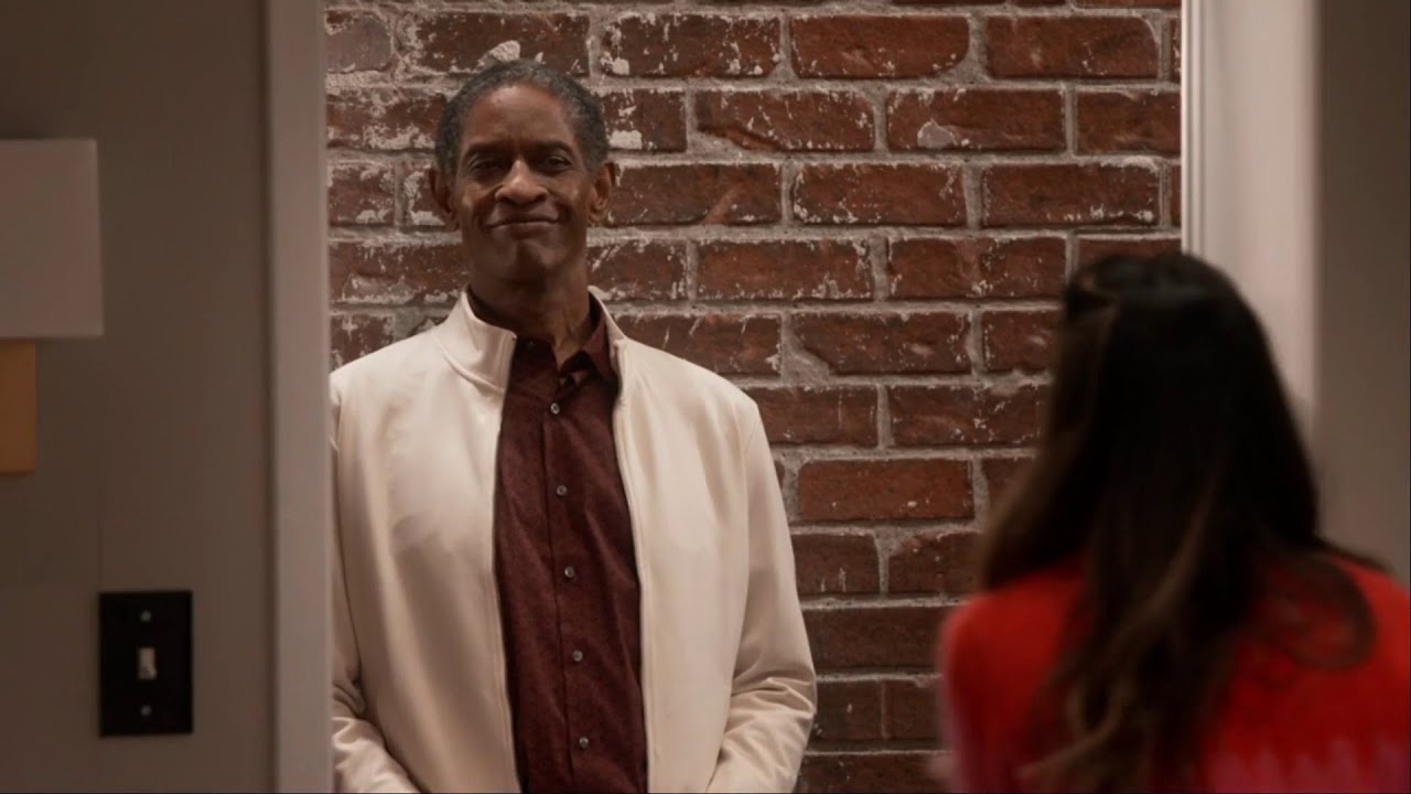 El Director Franklin aparece en iCarly 2021 (Español Latino) - YouTube