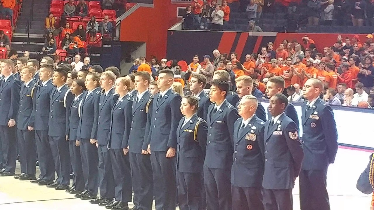 2019 Det 190 Oath of Enlistment at University of Illinois basketball ...