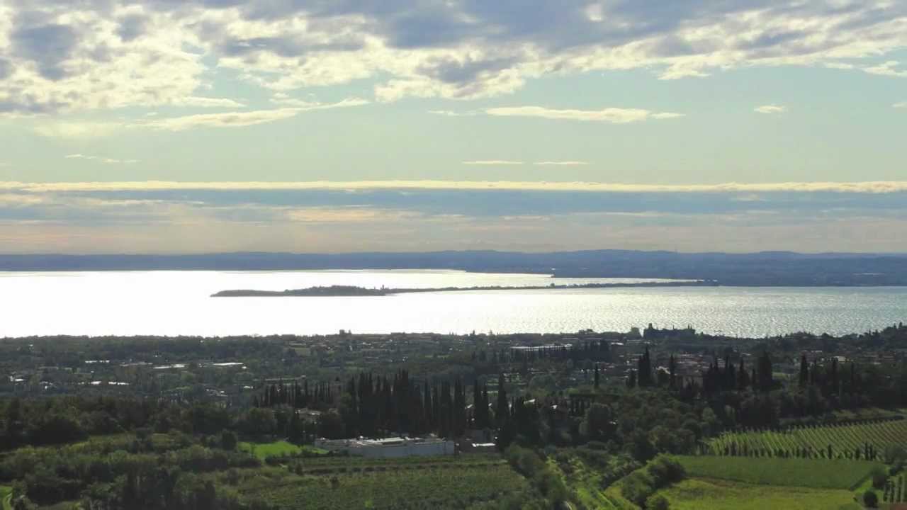 Muscoline, Bilocale con Splendida Vista Lago in Residence con Piscine ...
