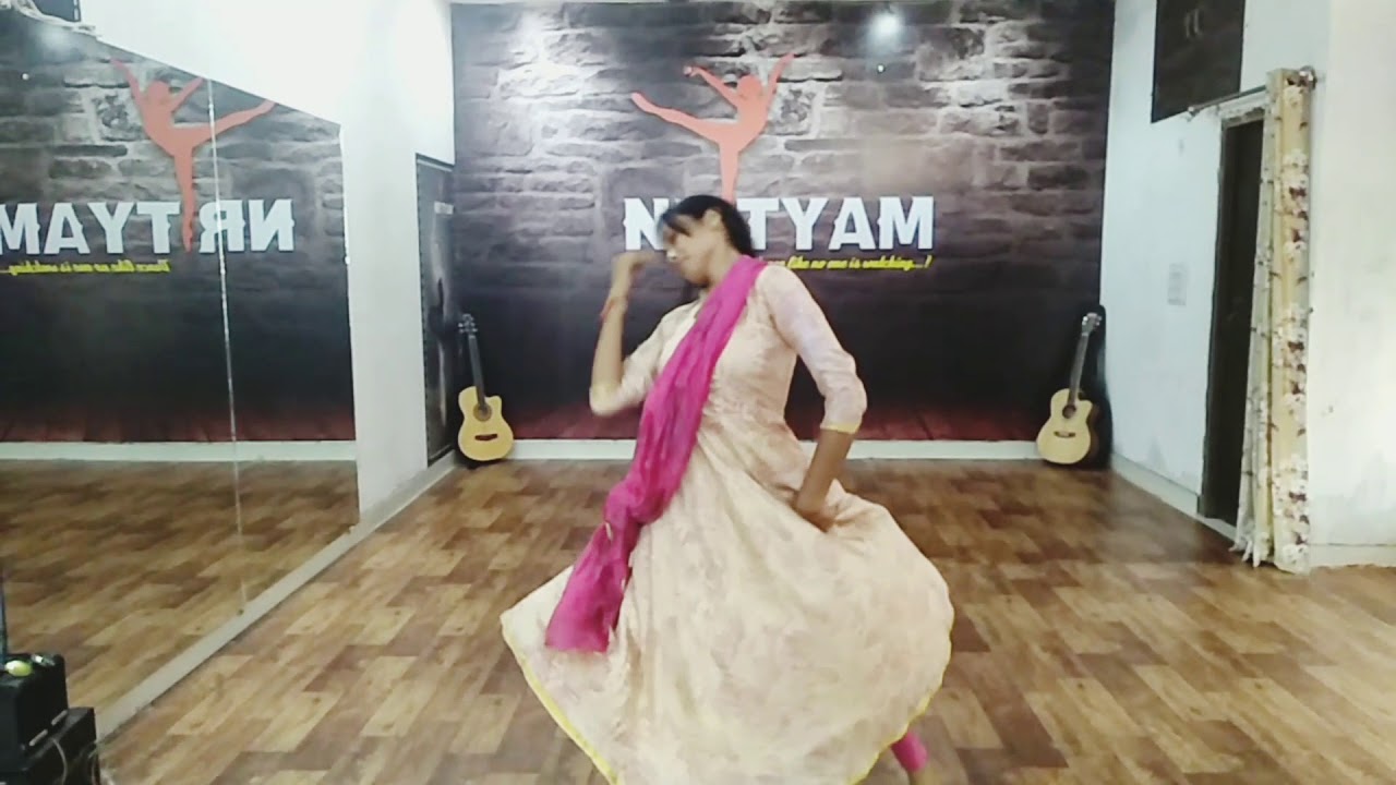 Nazm Nazm dance | Bareilly Ki Barfi | Kriti Sanon , Ayushmann Khurrana ...