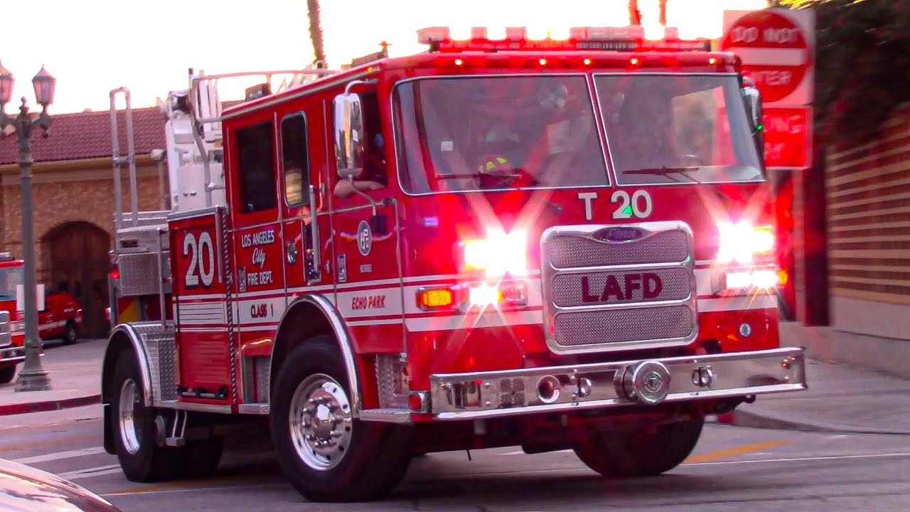 LAFD Light Force 20 Responding from Station 27 - YouTube
