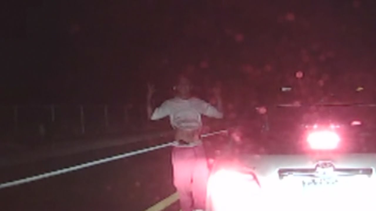 Driver's dangerous behavior in traffic jam caught on camera - YouTube