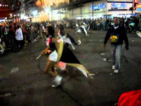L. W. Higgins High School Parade on canal 2011 - YouTube