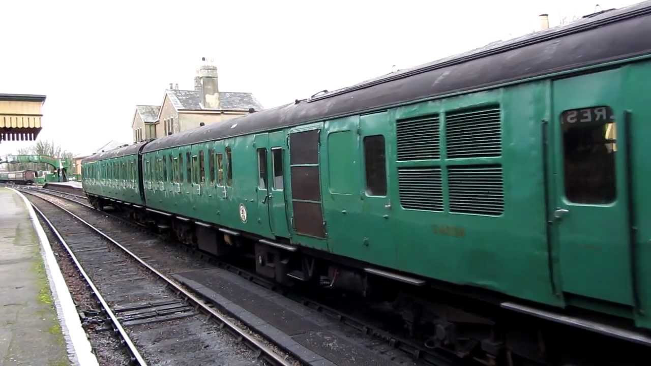 Class 205 Hampshire Unit 1125 departs Alresford 03/02/2013 - YouTube
