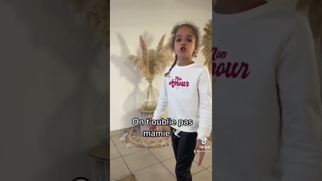 Naila chante roule de angelina 🇲🇦🇫🇷 ️ - YouTube