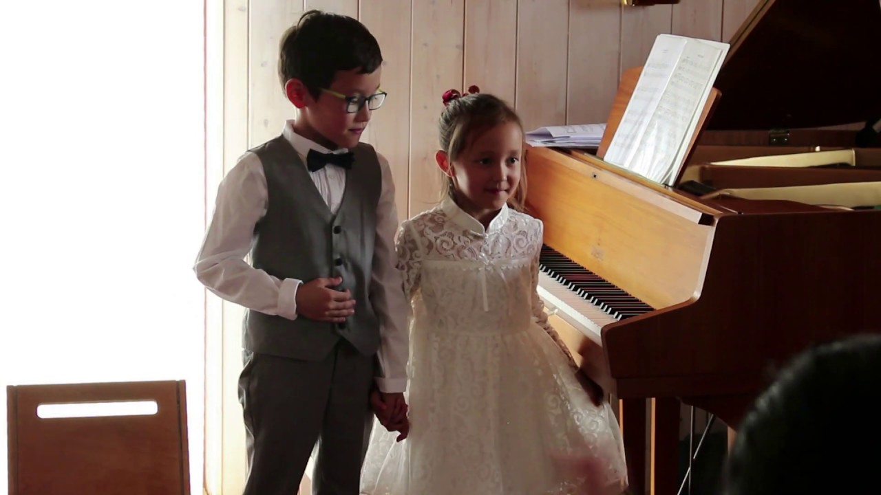 Russian Folk Song, Luisa and Leo Wilk on Piano - YouTube