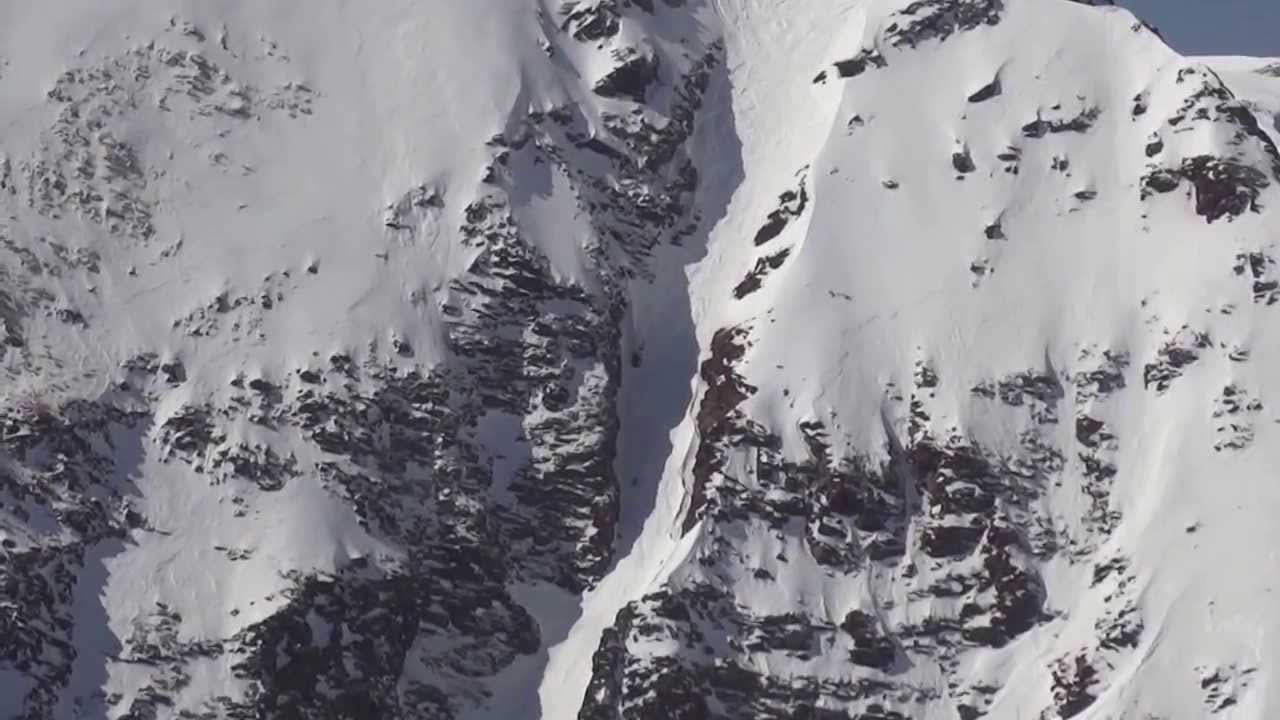Skiing Pipeline off American Fork Twins @ Snowbird, Utah April 8, 2012 ...
