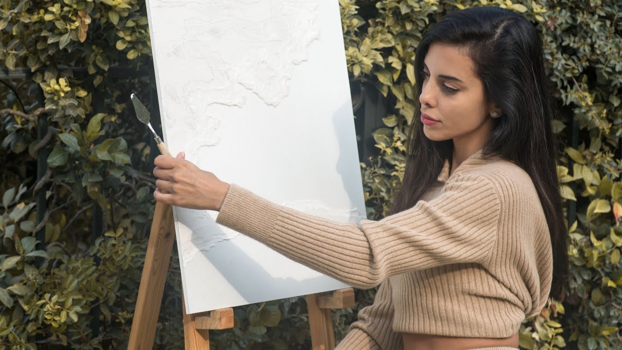 Hila Cohen epoxy resin artist creating outdoors - YouTube