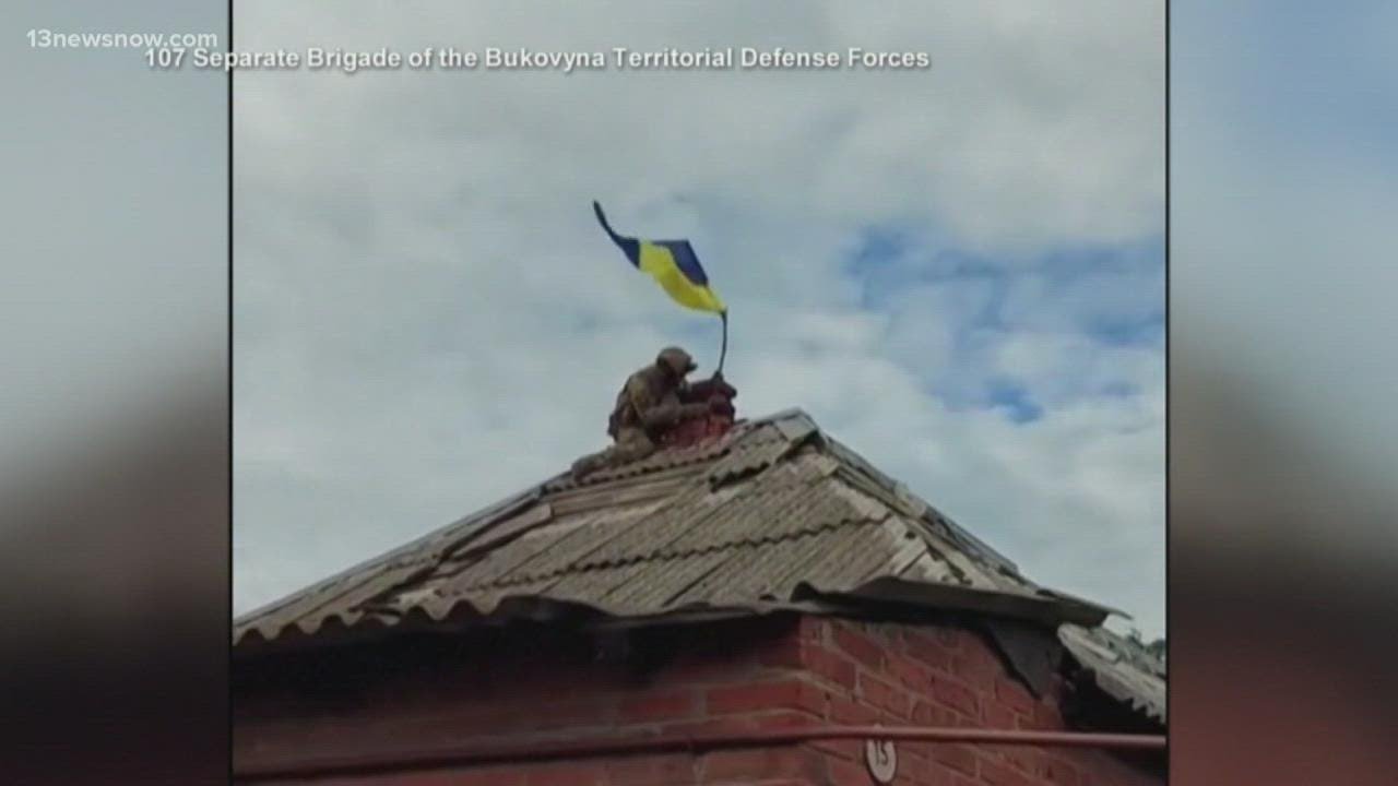 Ukrainian flag waves once again in many Russian occupied places - YouTube