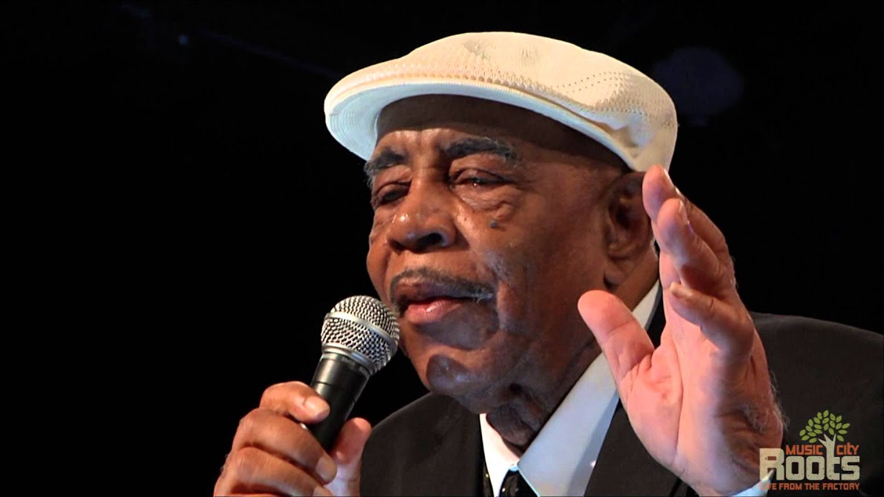 Clifford Curry "She Shot A Hole In My Soul" - YouTube