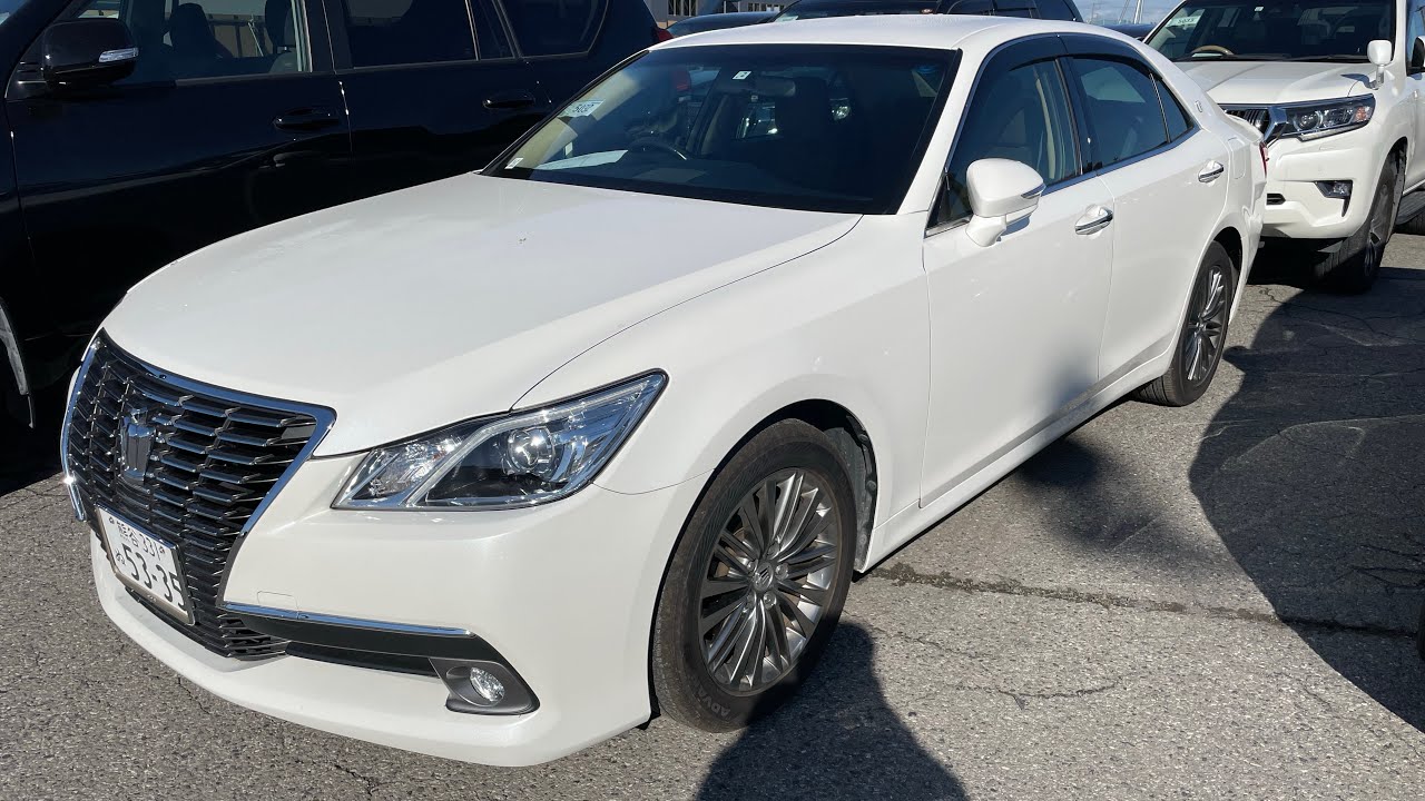 Toyota Crown GRS210 Royal Saloon | Automobiles World Japan - YouTube