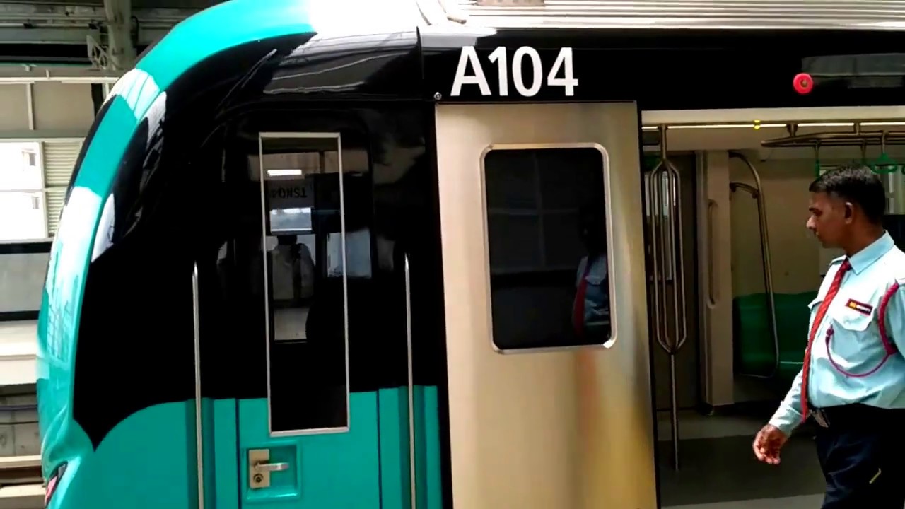 Kochi Metro Lady Loco Pilot - YouTube