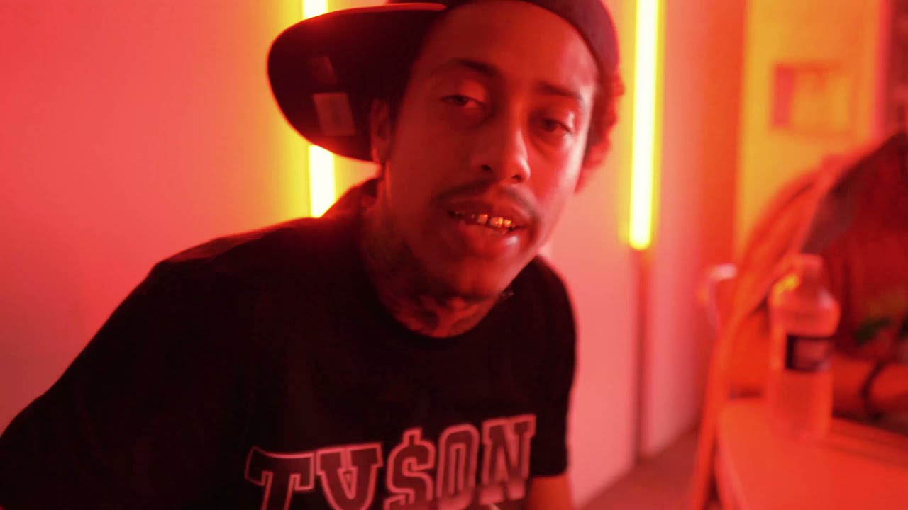 TONY SHHNOW - WELL KNOWN FT. SKUFFLE [OFFICIAL MUSIC VIDEO] - YouTube