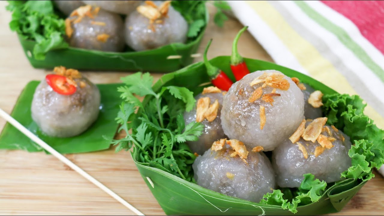 Thai Tapioca Dumplings Saku Sai Moo สาคูไส้หมู - Episode 170 - YouTube