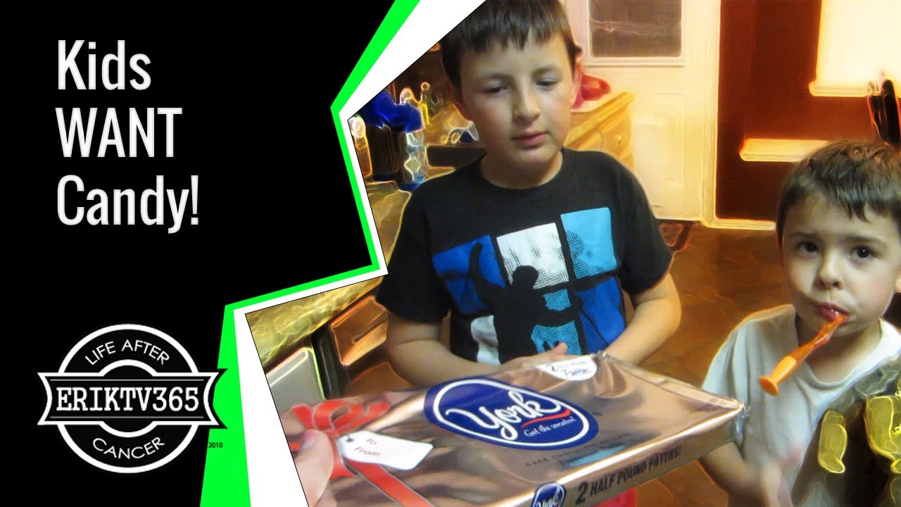 Kids Want CANDY! (Day #1329) @ErikTV365 - YouTube
