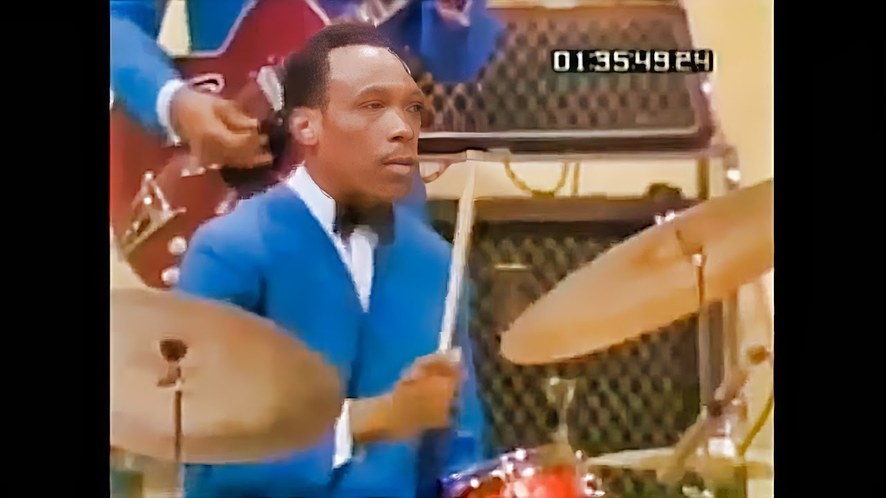 James Brown / Clyde Stubblefield’s “Cold Sweat” Drum Break LOOP - YouTube