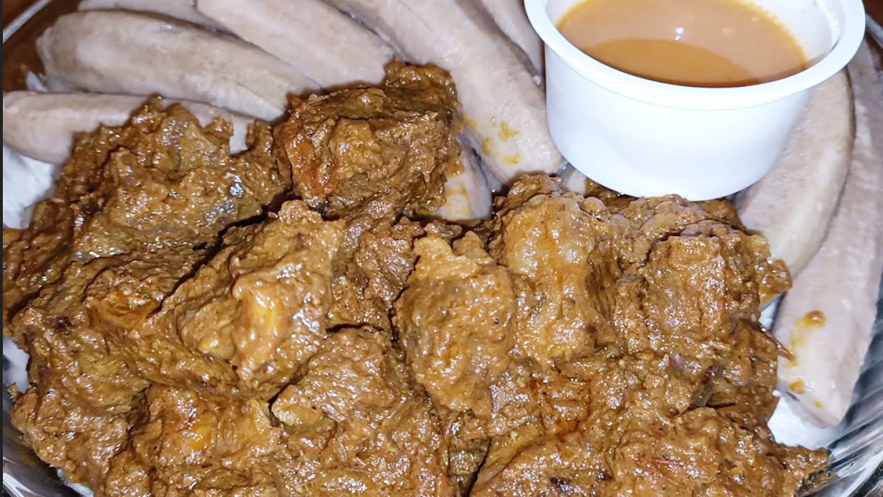 BOEUF SAUTÉ AUX OIGNONS AVEC DES BANANES BOUILLIE recette Comorienne # ...