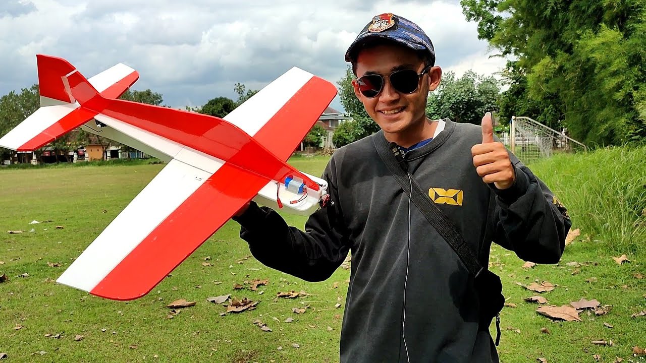 🔴 EDISI MERAH PUTIH TERBANG PERDANA RC F3P WS 80CM - YouTube