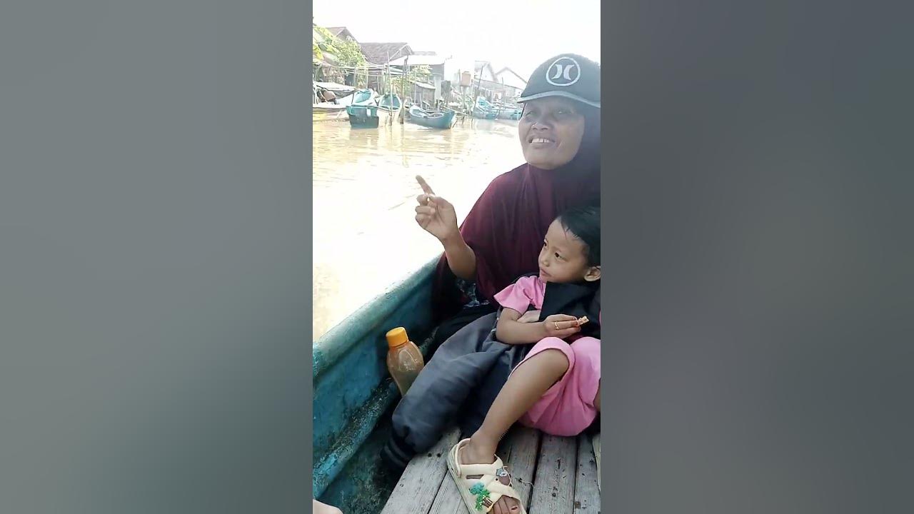 naik prahu - YouTube