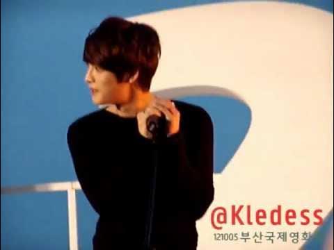 121005 JYJ 재중 부산국제영화제(BIFF) 야외무대인사 자칼이온다 2 - YouTube