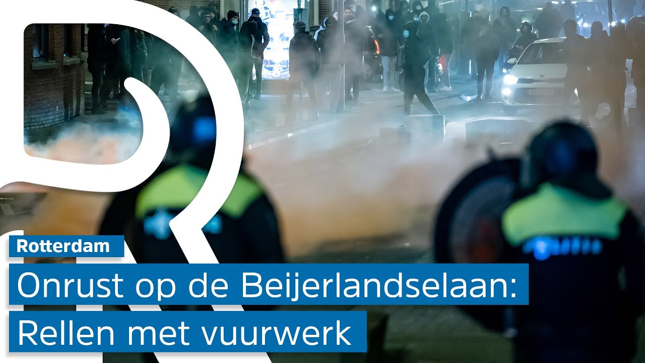 Jongeren rellen met vuurwerk op Rotterdam-Zuid - YouTube