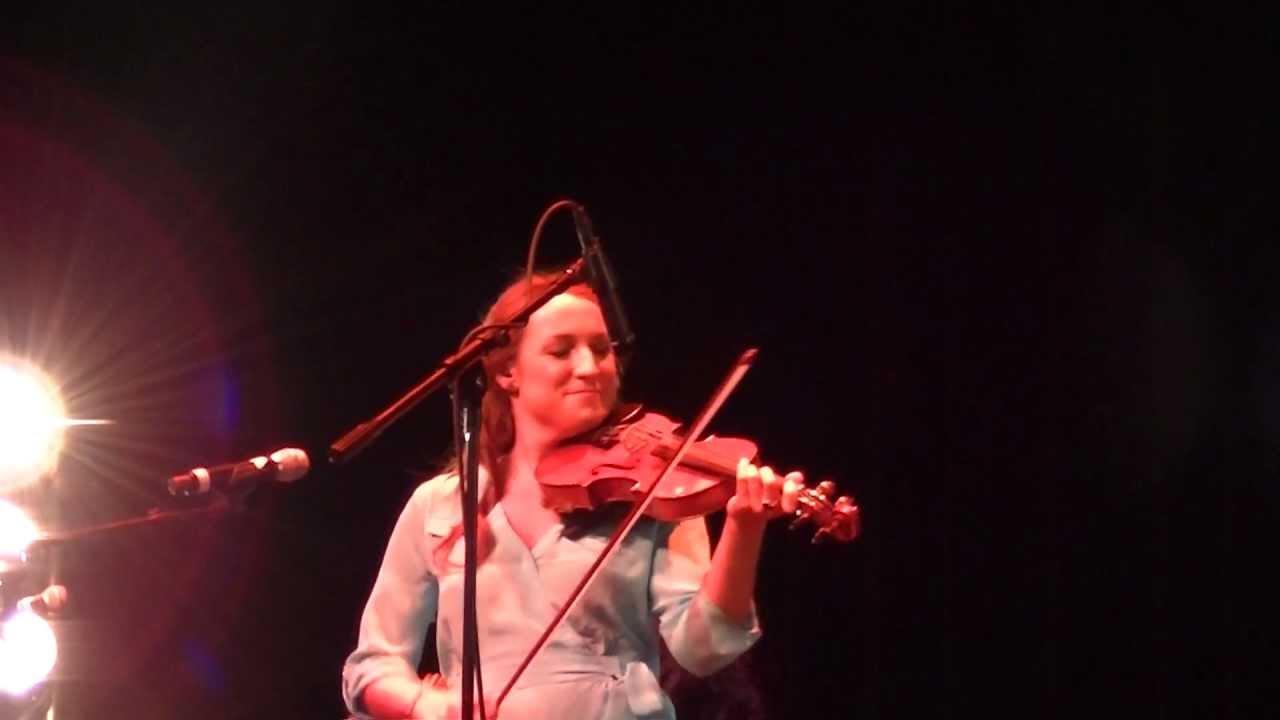 Sara Dew-Devil Went Down to Georgia - YouTube