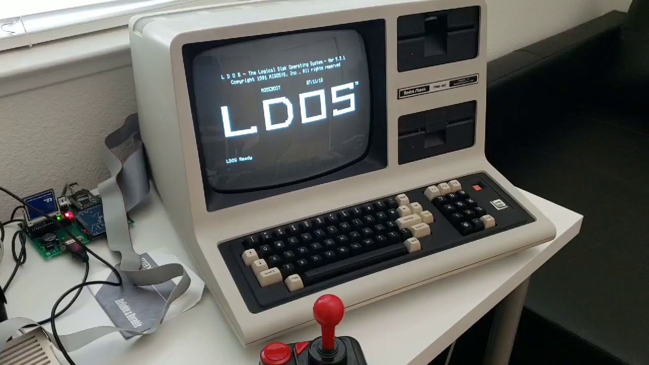 TRS-80 Model 4 - Breakdown - YouTube
