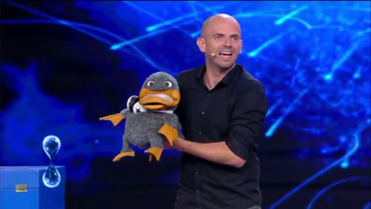 Il ventriloquo - YouTube