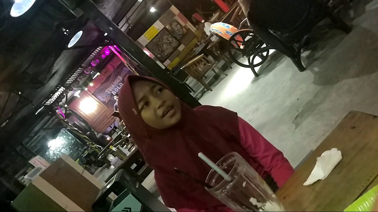 Lips sing akad by aisha - YouTube