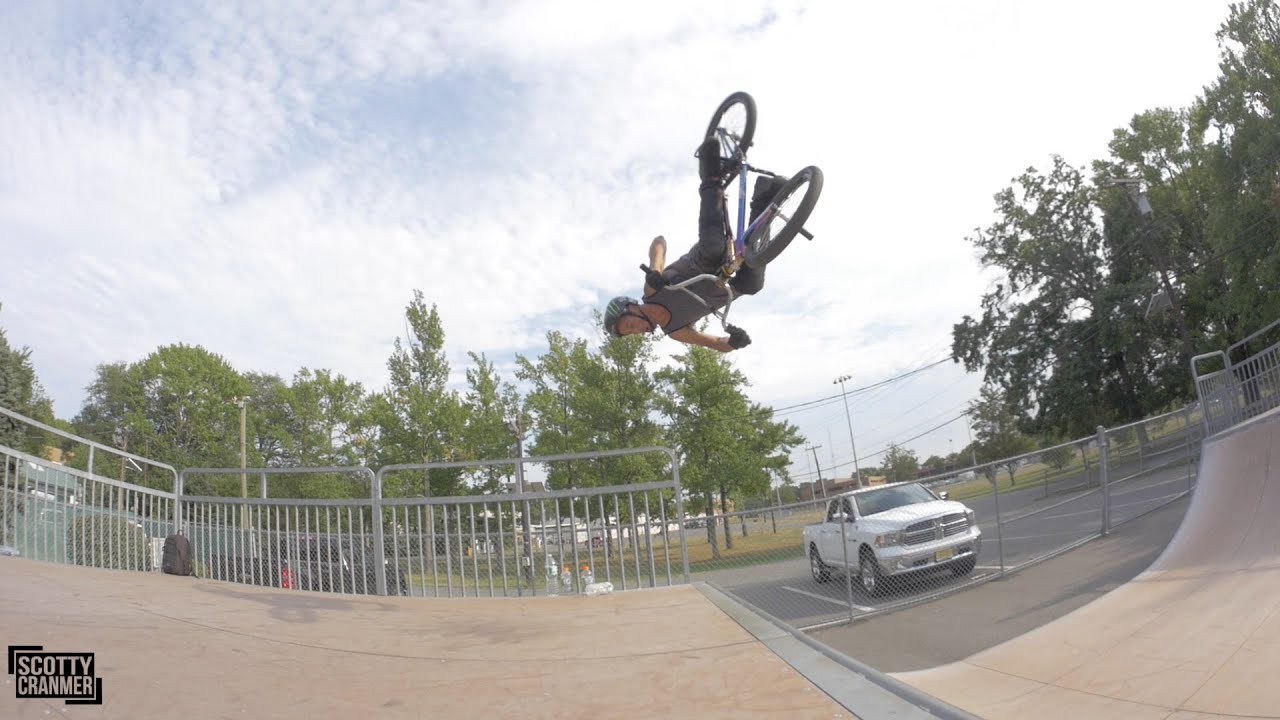 GETTING TECHNICAL ON THE HALF PIPE! - YouTube