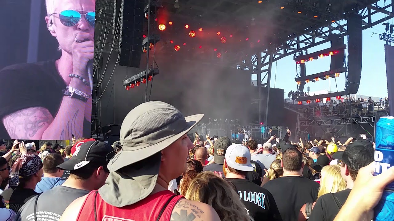 STP Just came on stage at 2018 Rock on Range - YouTube