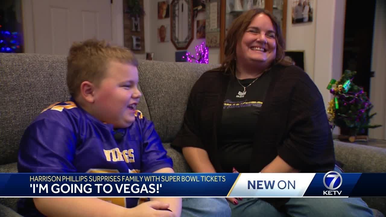 'I'm going to Vegas!': Harrison Phillips surprises family with Super ...