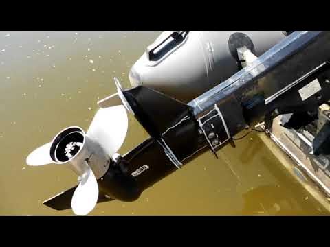 9\2 Правильное крепление лодочного мотора. Помпа должна быть в воде ...