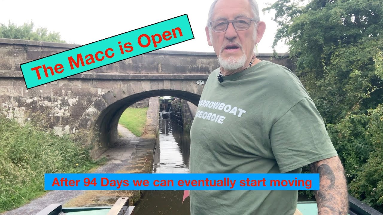 37 narrowboat living D Day on the Macc Moving Day, The Macclesfield ...