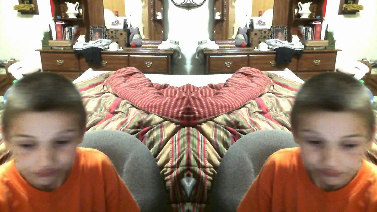 2 strange twins - YouTube