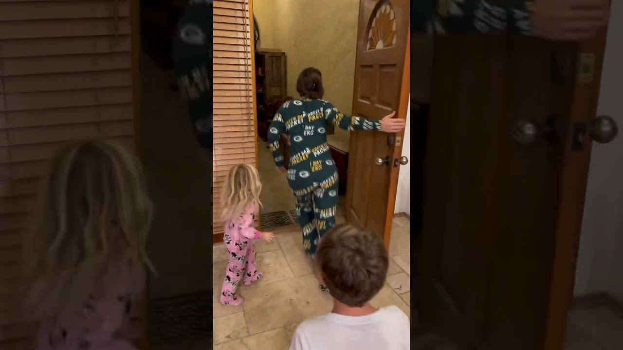 Alien beam me up earrings! - YouTube