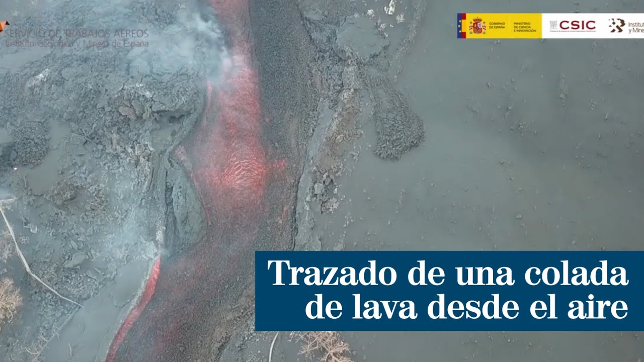 El trazado de una colada de lava del volcán de La Palma desde el aire ...