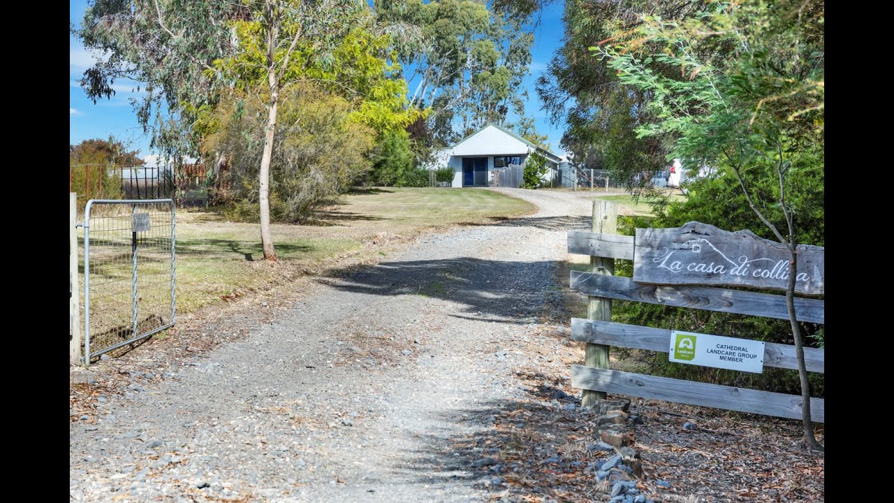 "La Casa Di Collina" - House On The Hill - YouTube