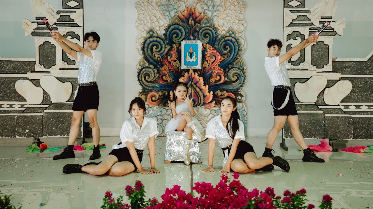 [110624] NAYEON - POP! Dance Cover By Brency at Graduation SD Lab ...