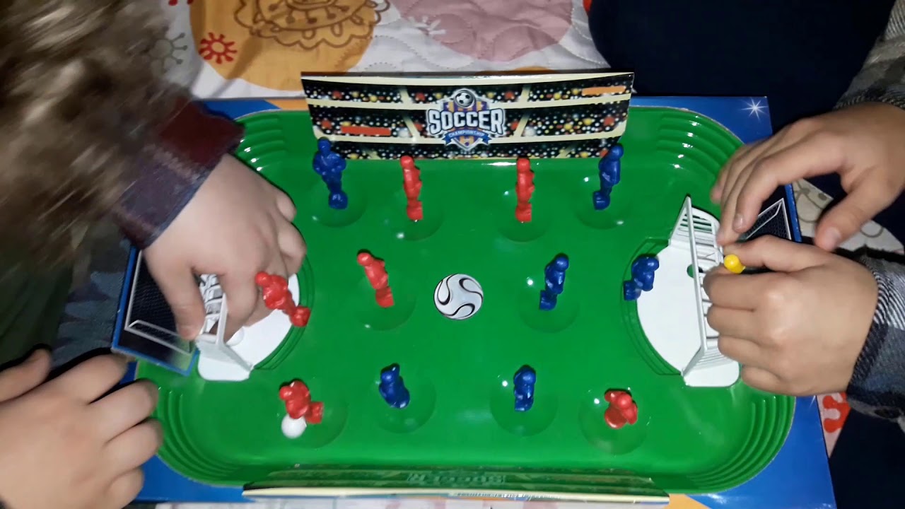 Evde Futbol oynamak. - YouTube