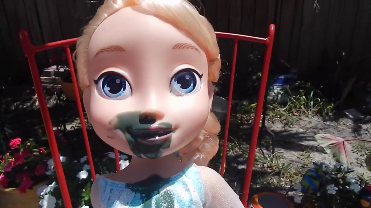 BABY ELSA Eats Pees Drinks Poops GROSS tea party!!! Evil Elsa and ...