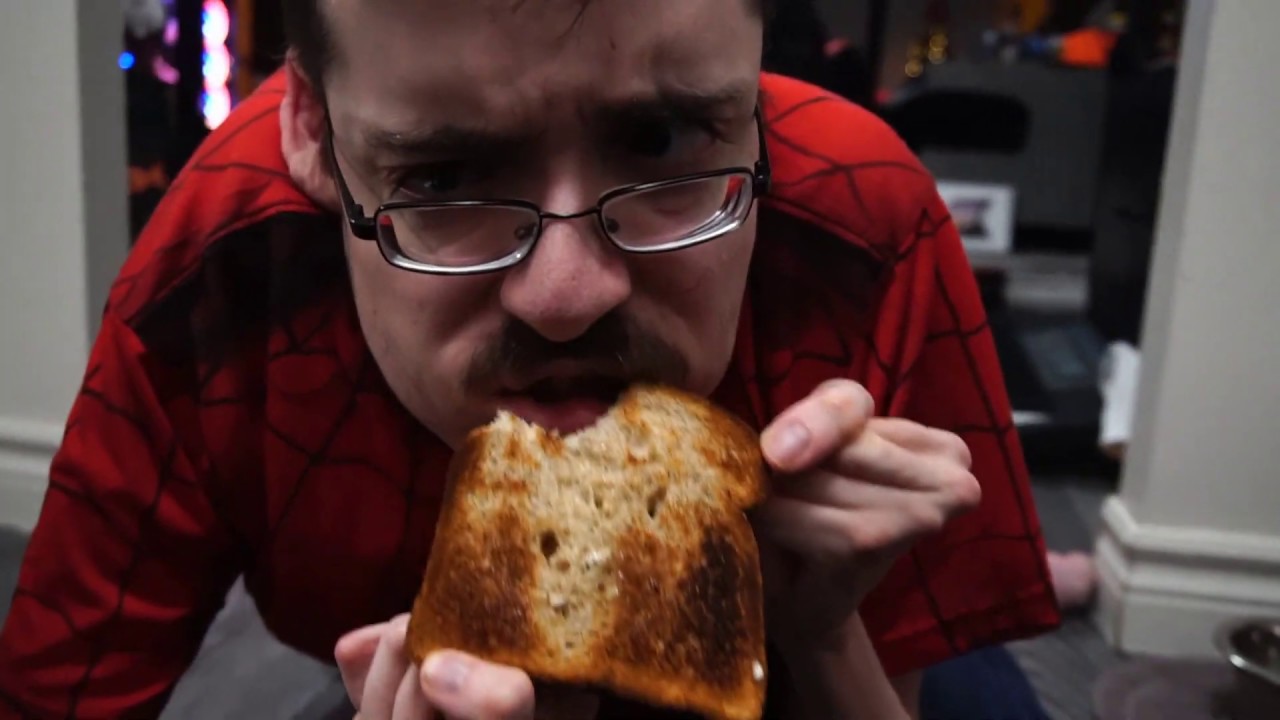 SPIDER TOAST - YouTube
