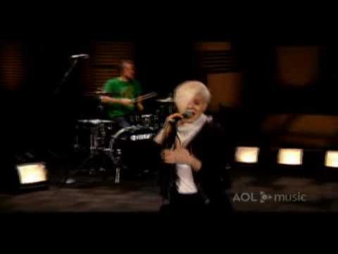 robyn - konichiwa bitches (sessions @ AOL) - YouTube