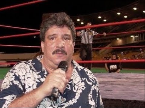 VICTOR QUIÑONEZ El Vince McMahon HISPANO de la Lucha Libre - YouTube
