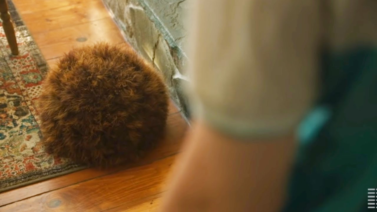 Killer Aliens Disguise Themselves As Home Décor. - YouTube