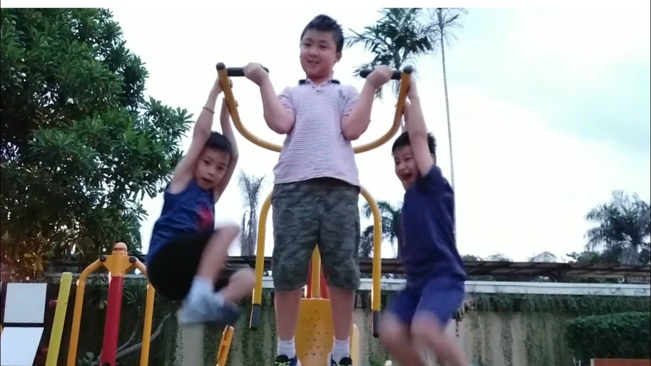 Lifting My Friend and My Brother (Very Heavy) - YouTube