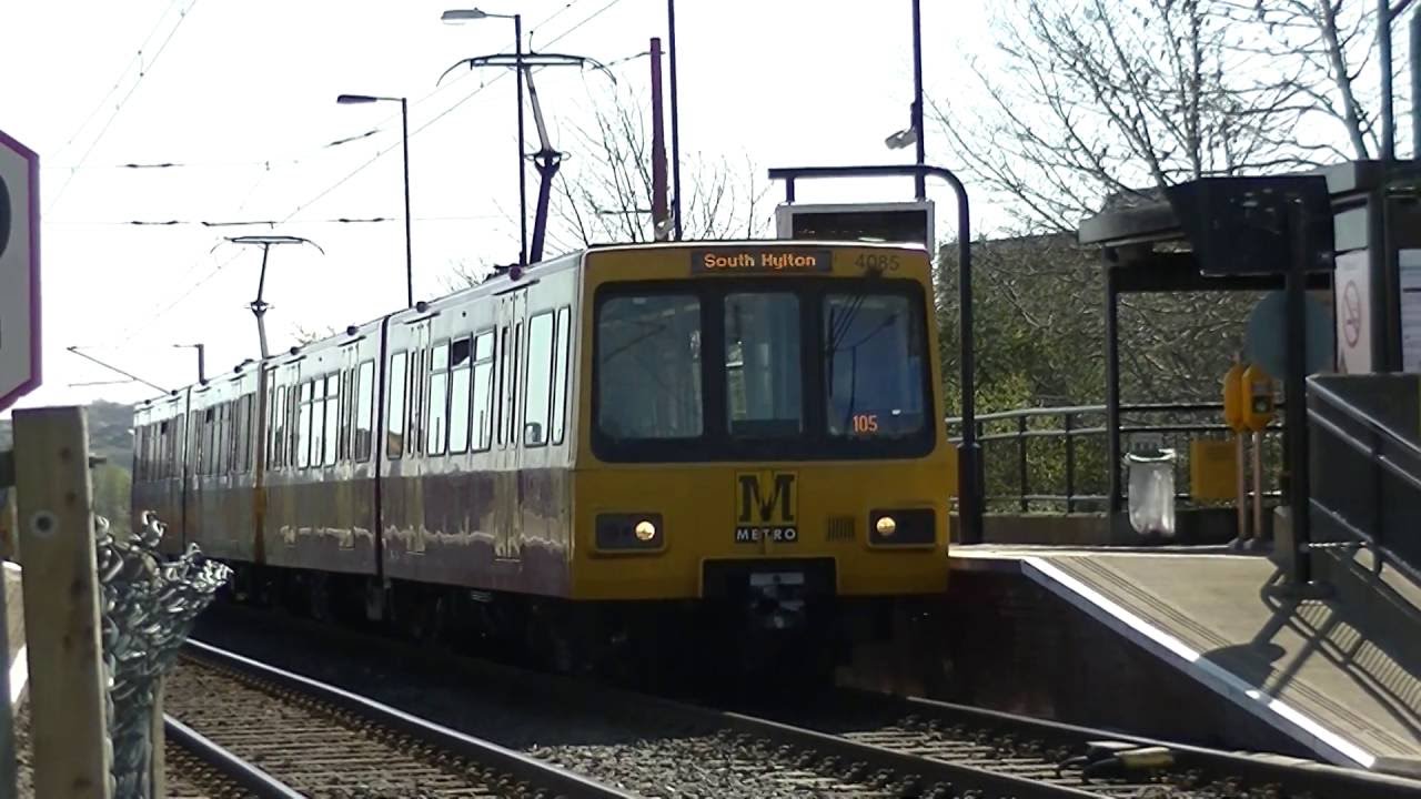 Tyne and Wear Metro - Metrocars 4085 and 4083 departing Callerton ...